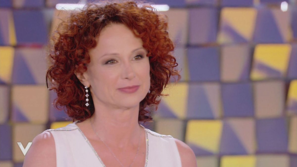 Beatrice Luzzi svela il suo rapporto con Garibaldi dopo il Grande fratello Beatrice Luzzi svela il suo rapporto con Garibaldi dopo il Grande fratello