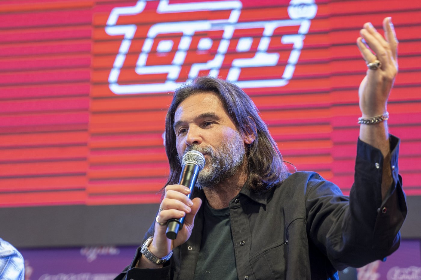 Lele Adani, tra calcio e cinema: la nostra intervista - Movieplayer.it