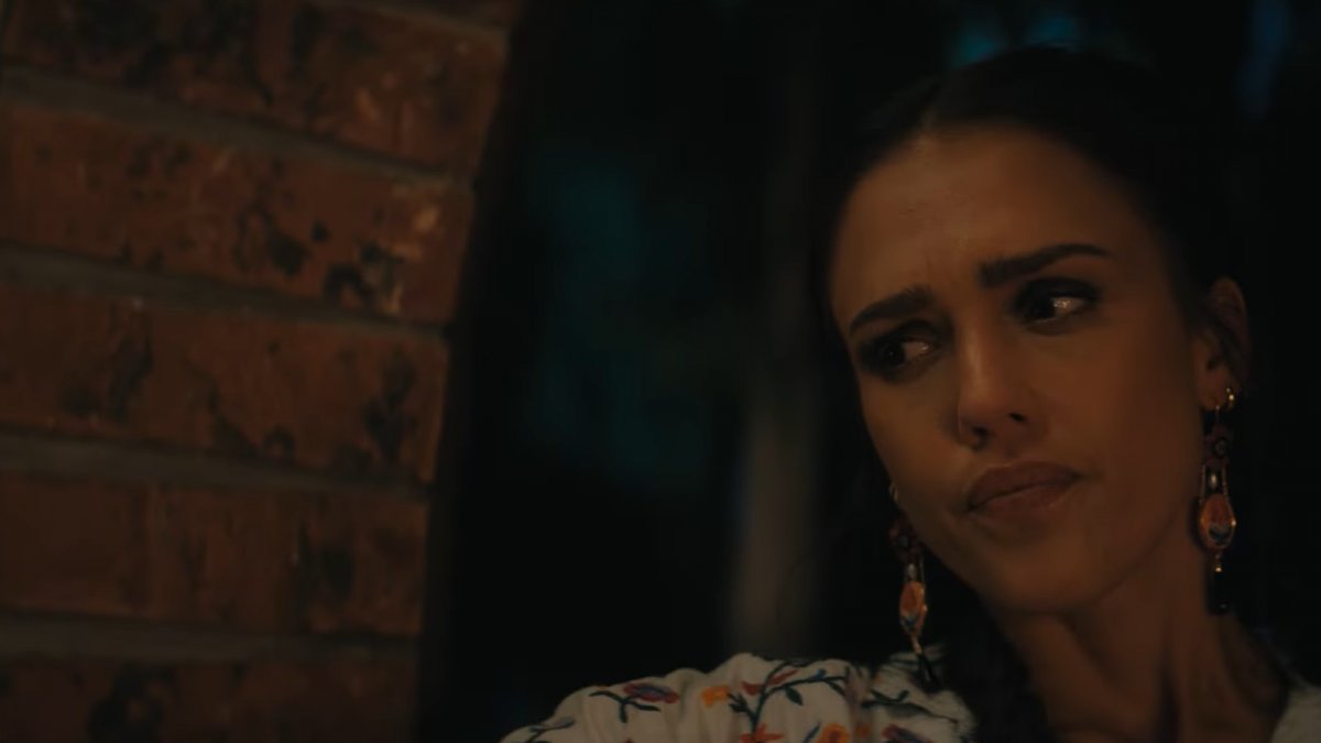 Jessica Alba è alle prese con una gang nel trailer di Trigger Warning