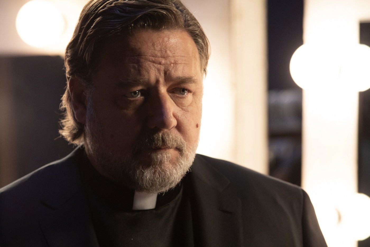 Russell Crowe: "40 pappagalli neri mi hanno fatto visita dopo la morte di mio padre"