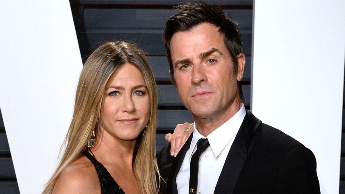 Jennifer Aniston critica l'ex Justin Theroux: "Un opportunista, usa i ...