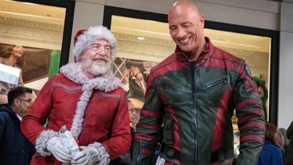 Red One: Dwayne Johnson svela il primo poster e annuncia l'arrivo del ...