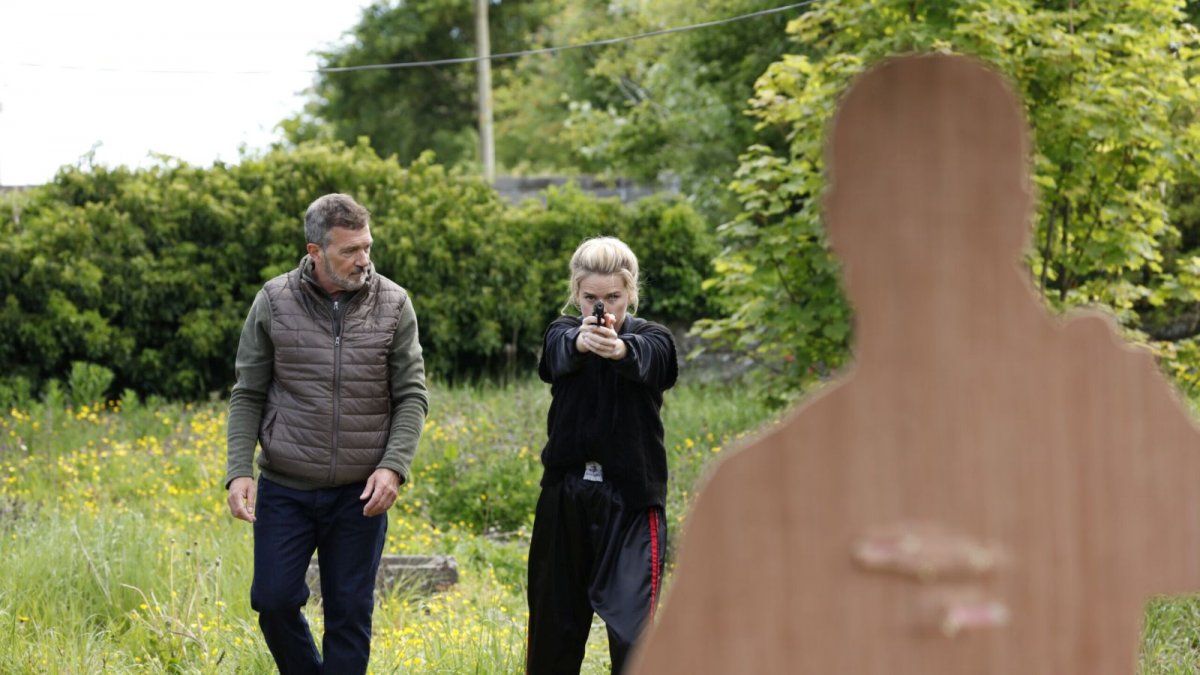 Antonio Banderas e Alice Eve in una clip esclusiva dell'action Cult Killer