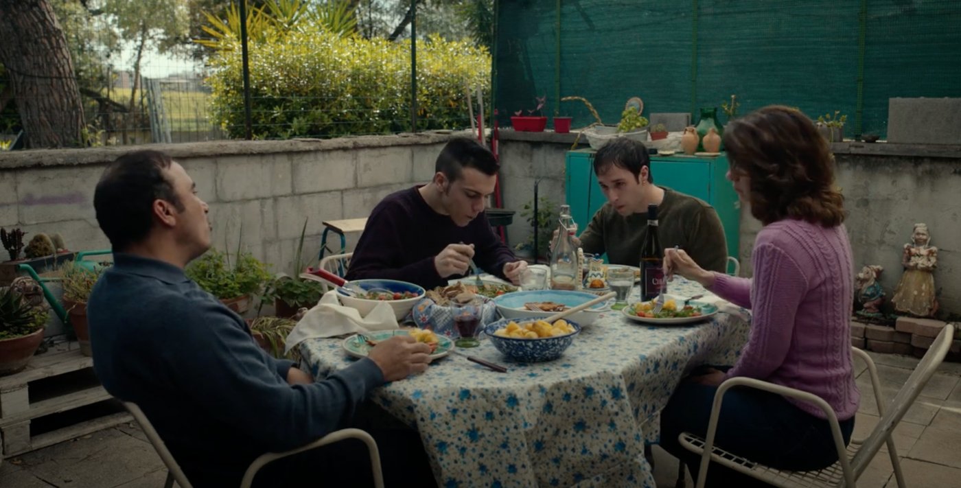 Familia, la recensione del film di Francesco Costabile - Movieplayer.it