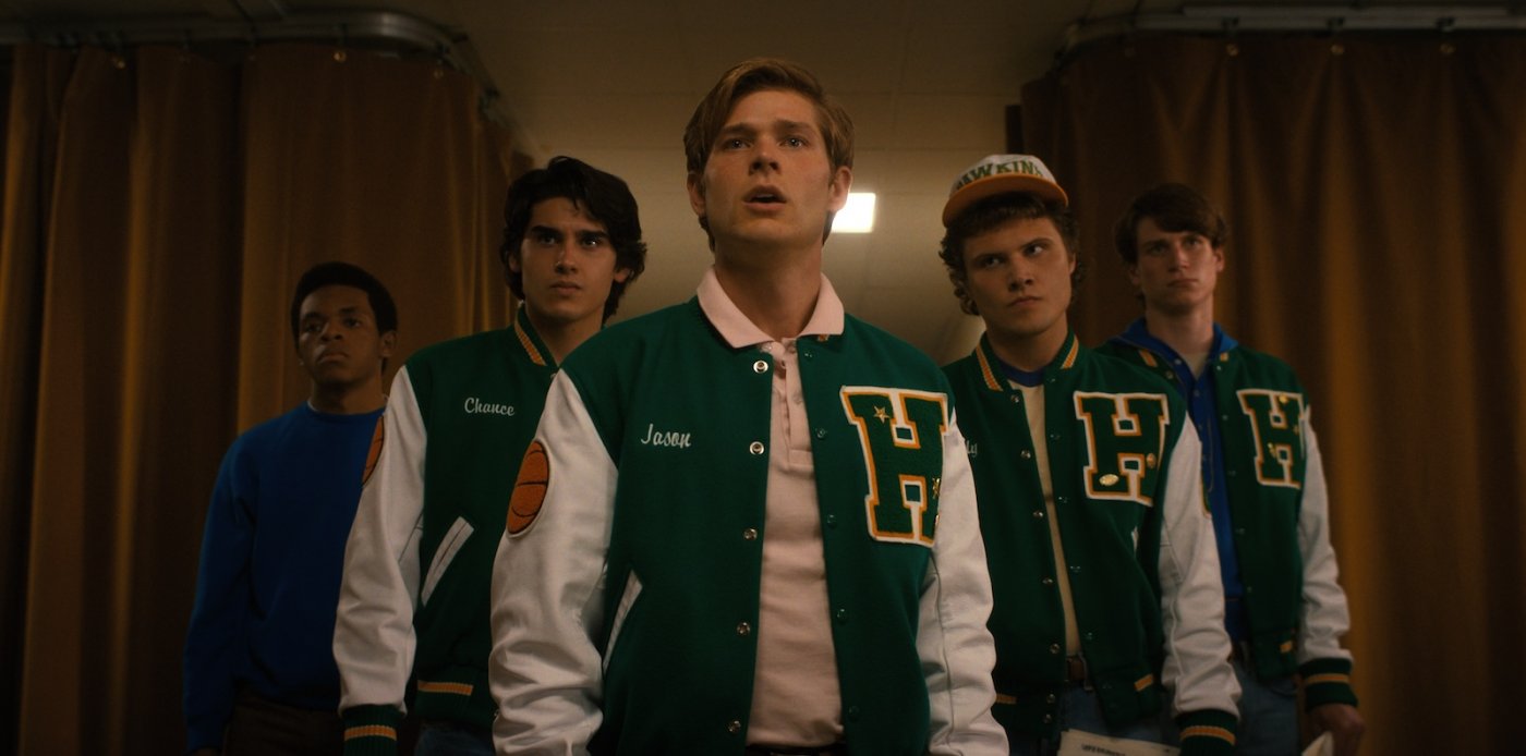 Stranger Things 5: Funko Pop, orologi e abbigliamento in stile college ...