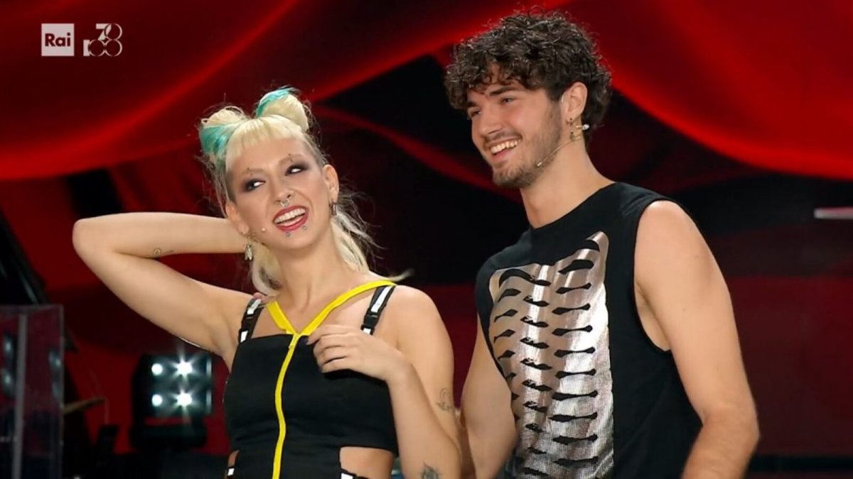 Ballando con le stelle 2024: quali coppie scenderrano in pista stasera su Rai 1, chi sarà l ...