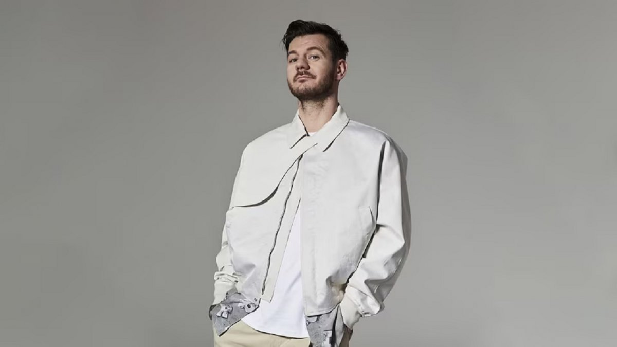 Sanremo 2025, per la finale arriva Alessandro Cattelan