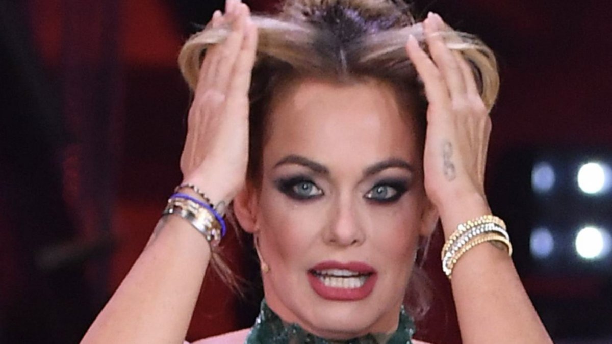 Sonia Bruganelli e Angelo Madonia all' attacco di Selvaggia Lucarelli ...