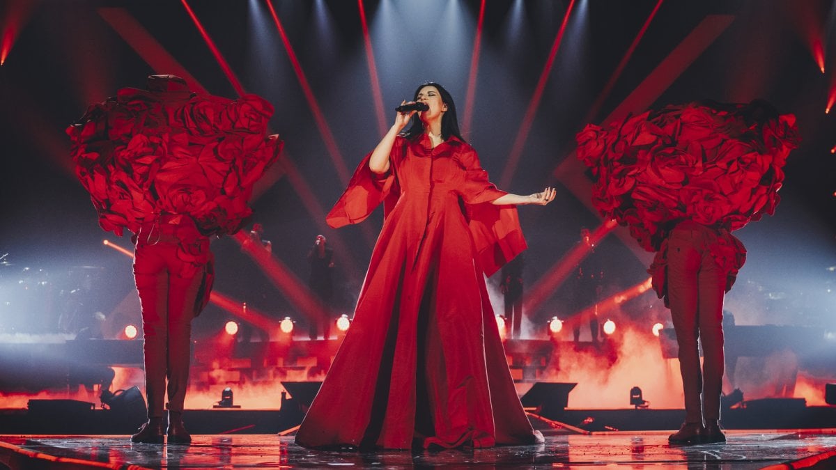 Laura Pausini: su Mediaset Infinity, in anteprima esclusiva, arriva il docu-concerto Laura 30 ...