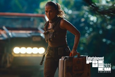 Scarlett Johansson e Jonathan Bailey in azione nella giungla nelle ...