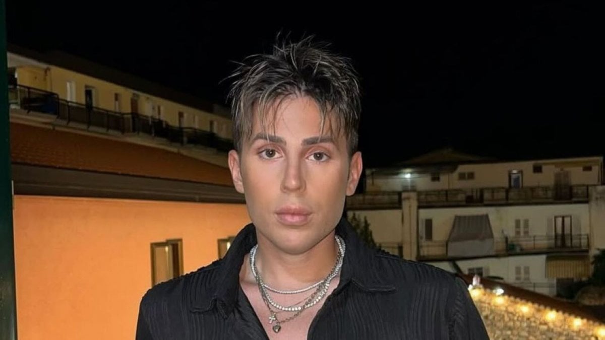 Chi è Saro Mattia Taranto, Il guru della moda che stasera incontrerà ...