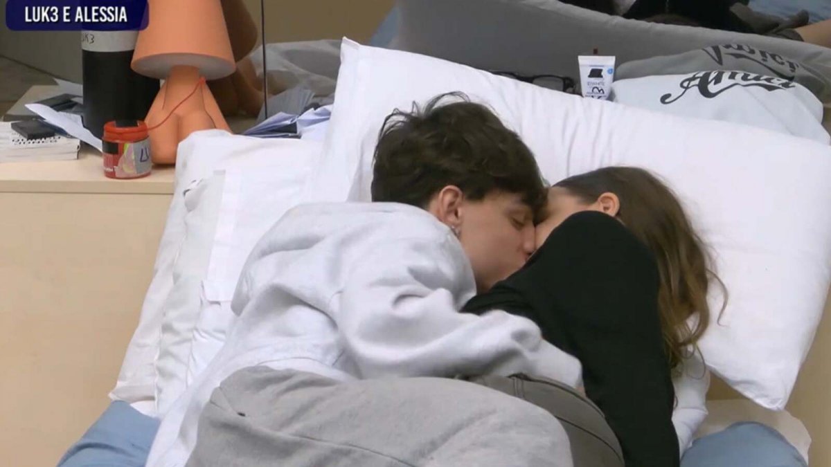 Amici 24, baci e ritorno di fiamma tra Luk3 e Alessia: "Volevo andare avanti ma..."
