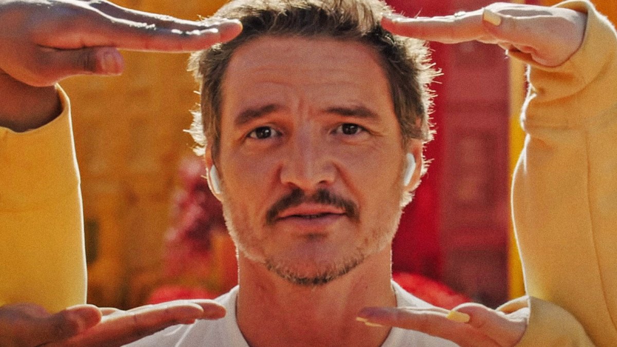 Pedro Pascal balla per Spike Jonze: il nuovo commercial Apple è un piccolo capolavoro ...