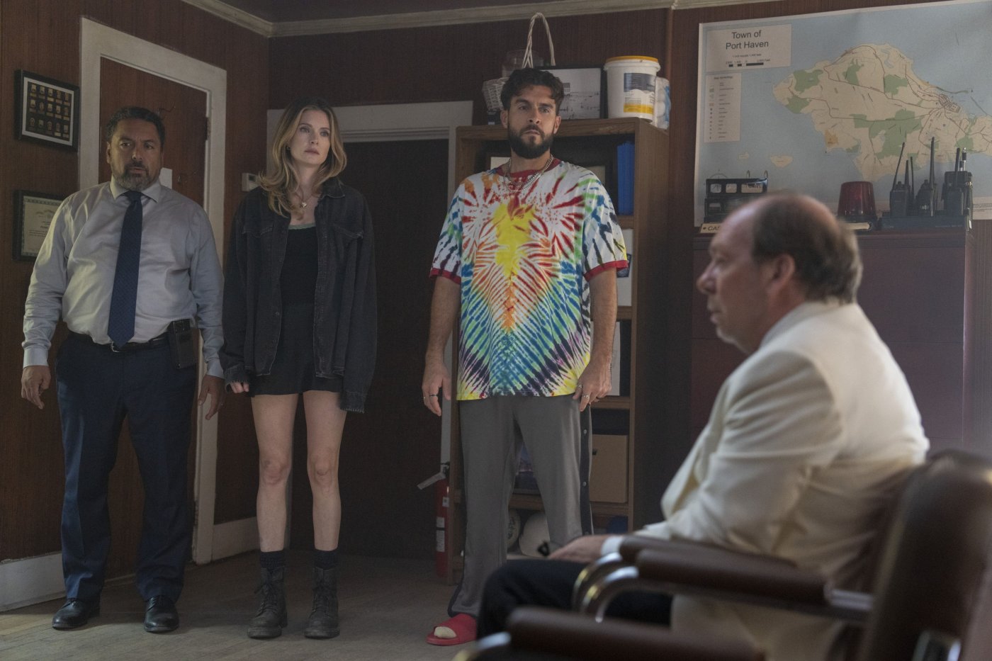 Sirens, recensione della serie Netflix con Julianne Moore - Movieplayer.it