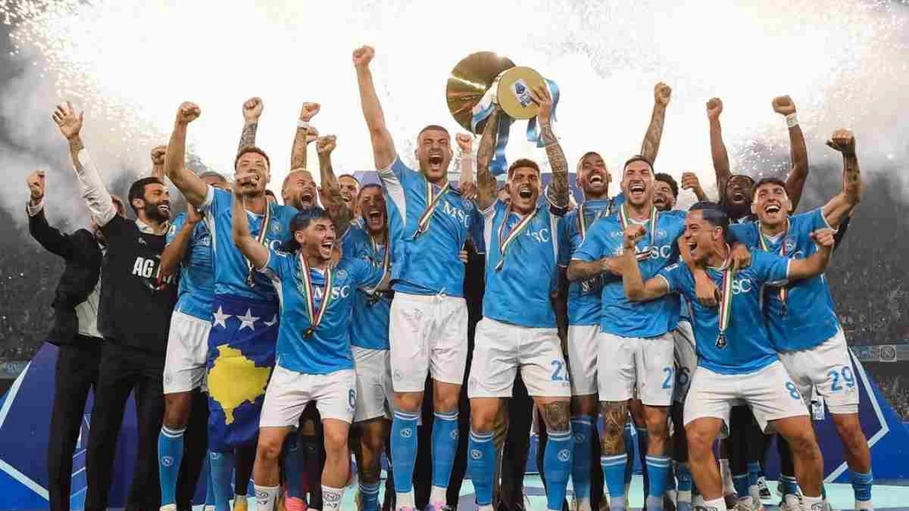La festa scudetto del Napoli oggi su Rai 2: a che ora seguire la diretta