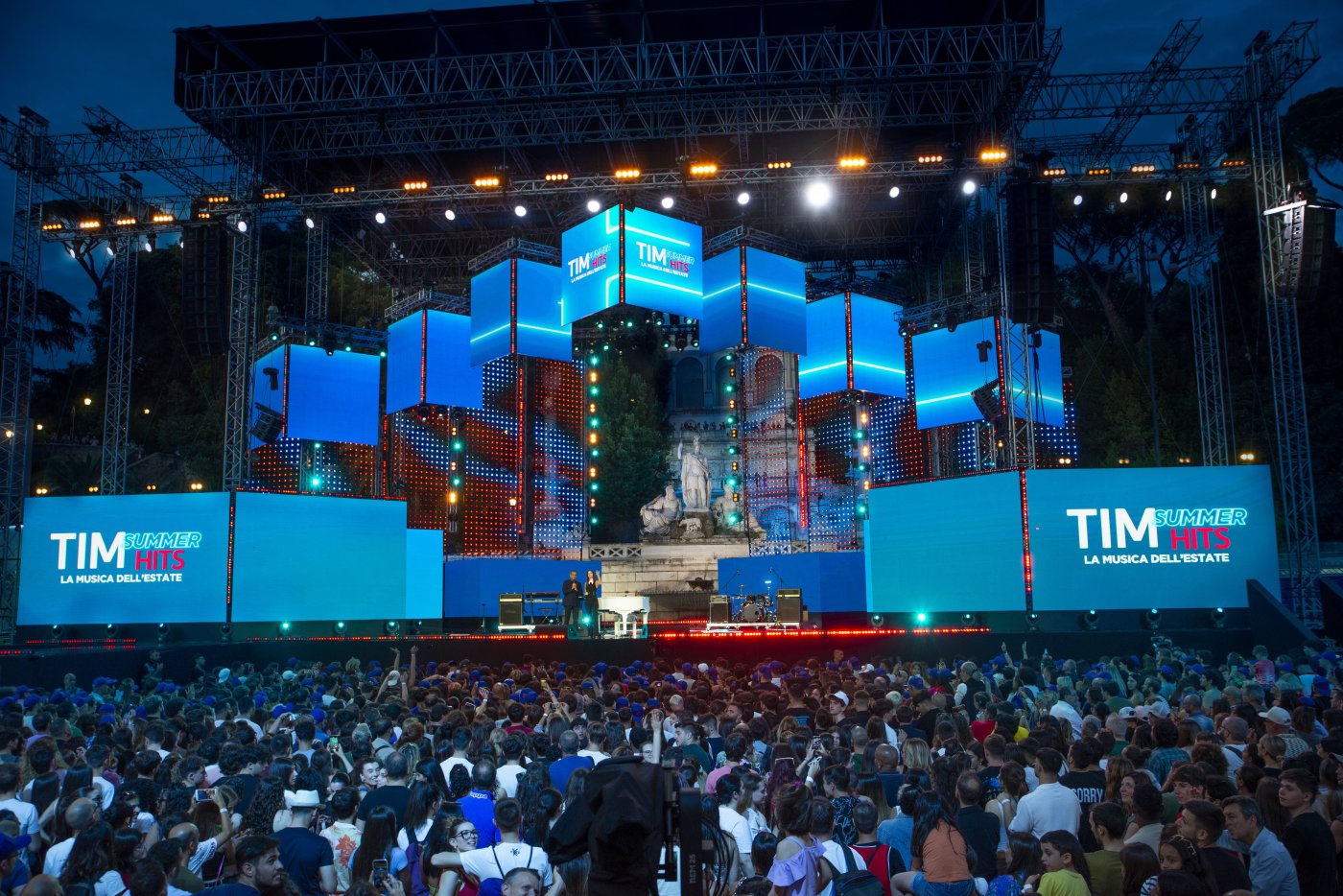Tim Summer Hits 2025 da giugno su Rai 1: quali cantanti parteciperanno ...