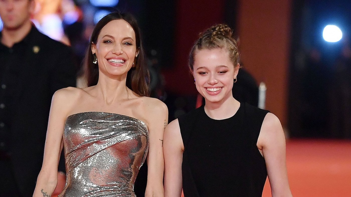 Shiloh, la figlia di Angelina Jolie e Brad Pitt si presenta con un ...