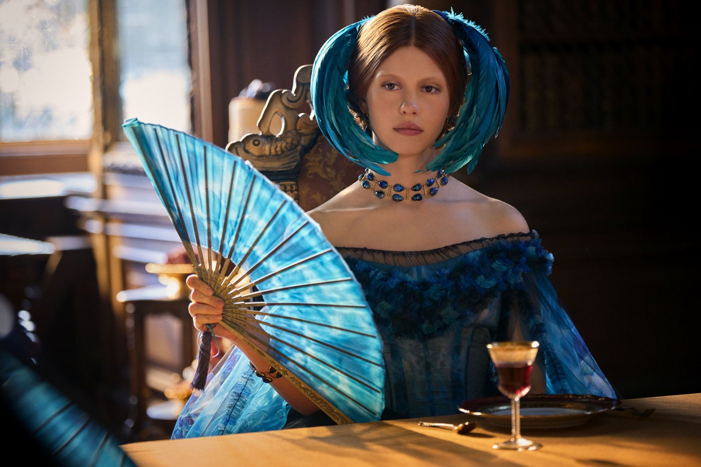 Frankenstein: Mia Goth interpreta sia Elizabeth che un ruolo ...