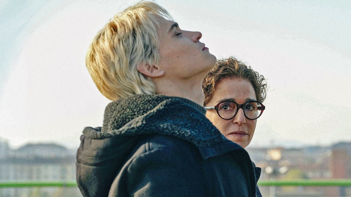 La gioia, la recensione del film di Nicolangelo Gelormini