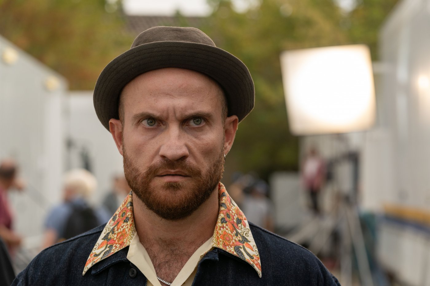 Leopardi & Co, recensione del film con Jeremy Irvine - Movieplayer.it